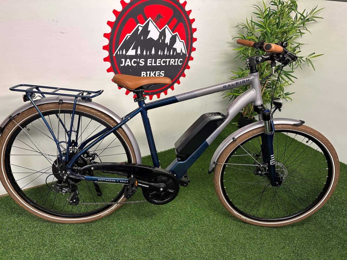Raleigh Array Hybrid Electric Bike - JACs Electric Bikes